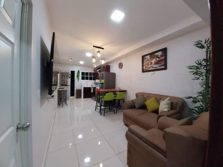 3 Bed/2 Bath Comfy Complete Apt - San Salvador