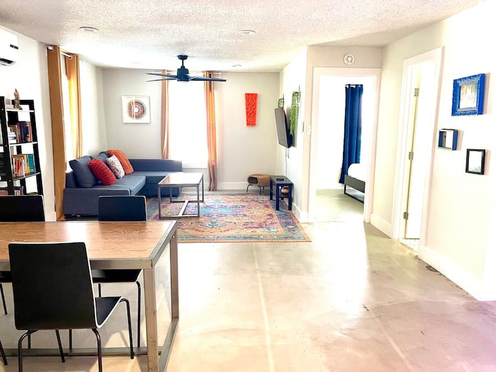 Apt#14 Spacious 2bdr/1bath Apartment. - Austin, TX
