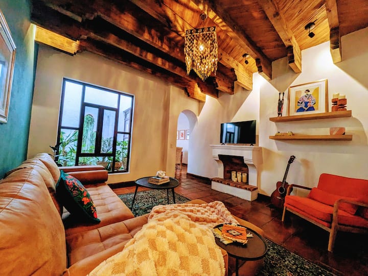 Casablanca: 2br Home W/garage, Rooftop & Fast Wifi - San Miguel de Allende