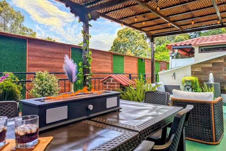 Rooftop W/ Jacuzzi| Sound System|290m²|breakfast - Comalapa