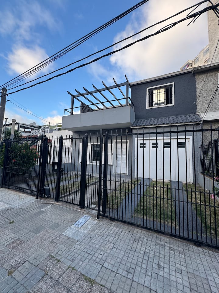 Majestuosa Casa En Rambla Playa Buceo - Montevideo