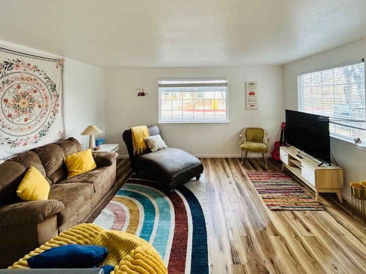 Friends!• Newly Renovated • 2br • Pets• Airport - Boise, ID