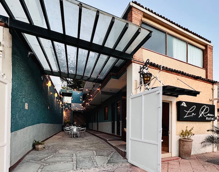 Hotel La Roca, Todo El Conjunto, 7 Habitaciones - Querétaro