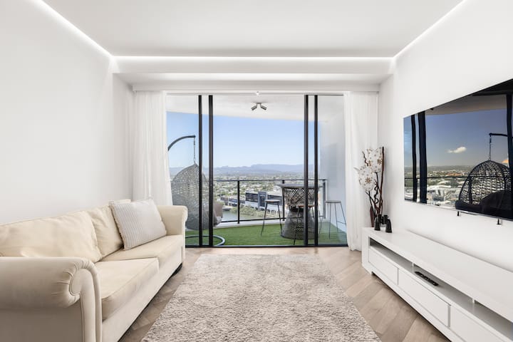 Best Location In Broadbeach, Whole Apartment, High - Broadbeach