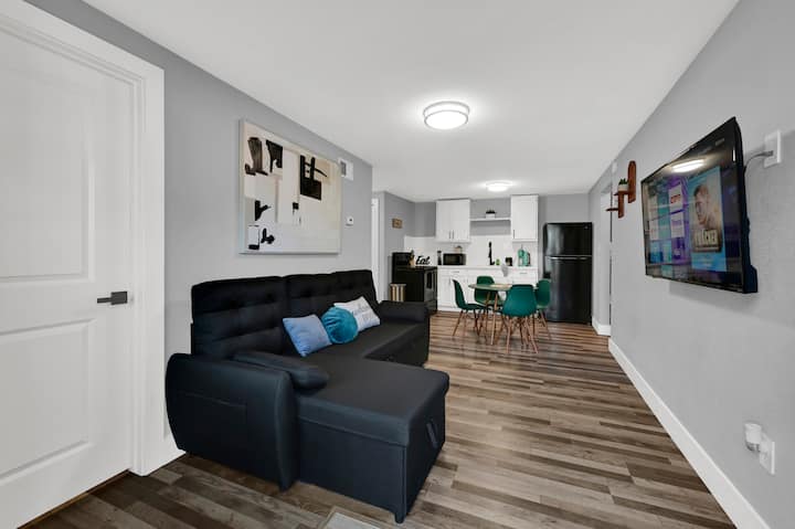Stylish Apartment | Near Downtown | Gated Parking - Denver Harbor/ Port Houston - Houston