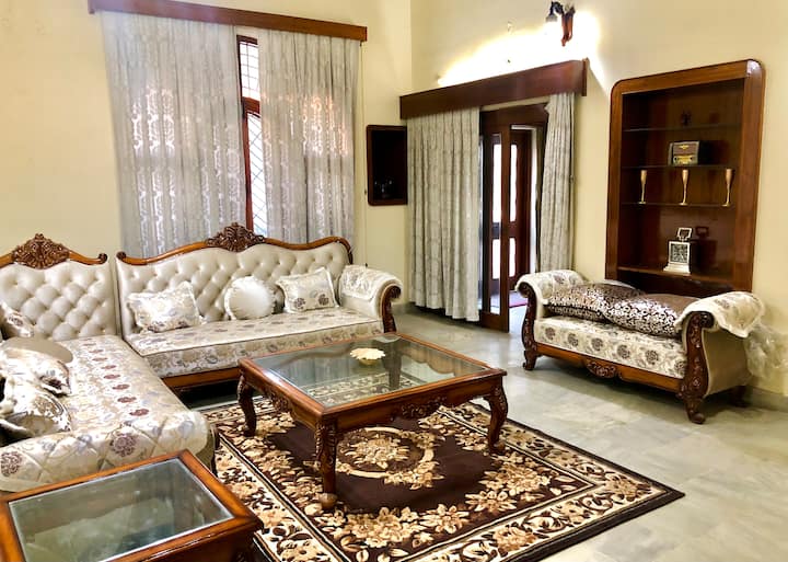 Aangiras Homestay - Prayagraj