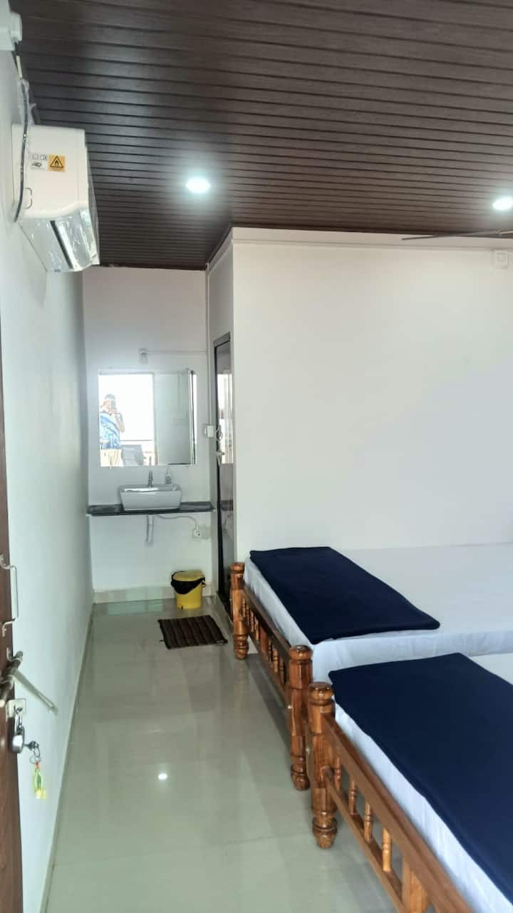 Candlewood Beach Stay - Gokarna