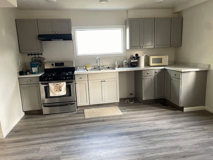 Towson, Spacious, Rustic Charm - Towson, MD