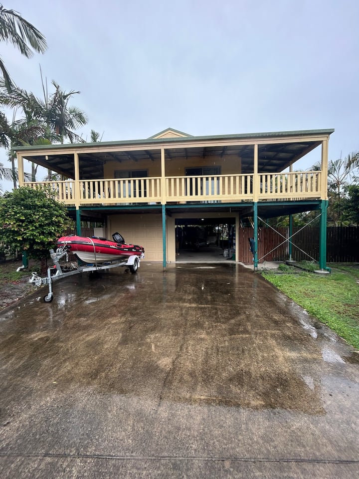 Dog & Kids Friendly- Entire Home-beach&mountain! - Coolum Beach