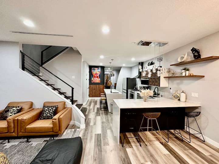 Ultra Modern New Home W/rooftop - Minneapolis, MN