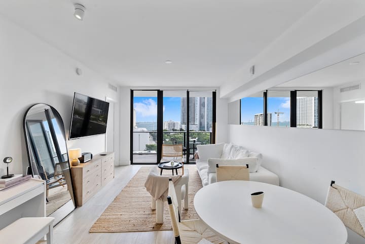 Hyde Midtown Luxurious Ocean View Apartment - Miami, FL