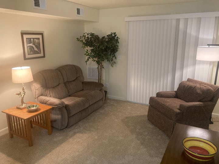 Beautiful Monthly Apt 3- Central - Norfolk, VA