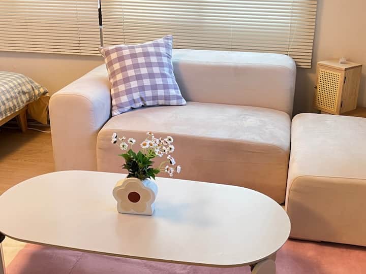 Cozayu 코자유 #대전여행 위치최고#성심당#한화이글스파크#오월드#대전역#소제동카페거리 - Daejeon