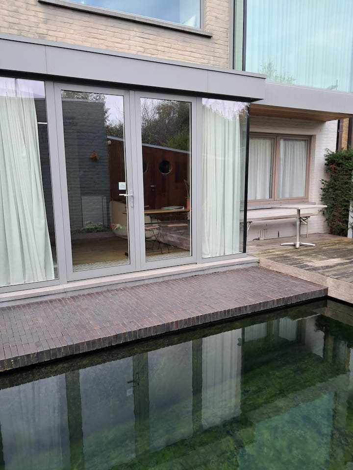 Homes Away Met Sauna - Bruges