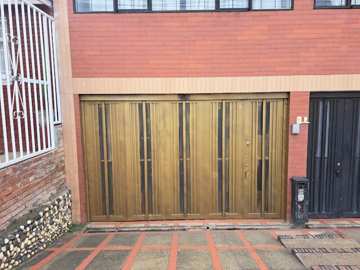 Fantástica Casa De Alojamiento - Silvania