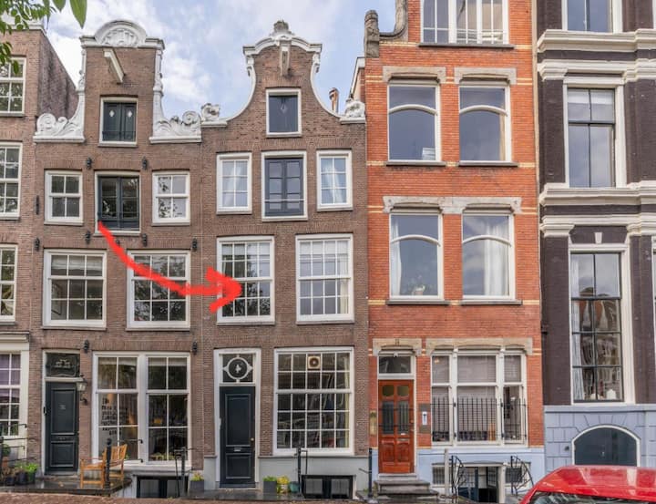 Authentic House On The Canals In Amsterdam - Volendam