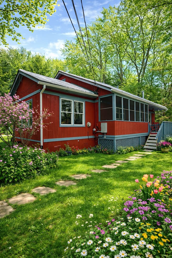 Cozy 8-acre Cabin Escape • Near Skiing & Trails - Port Jervis, NY