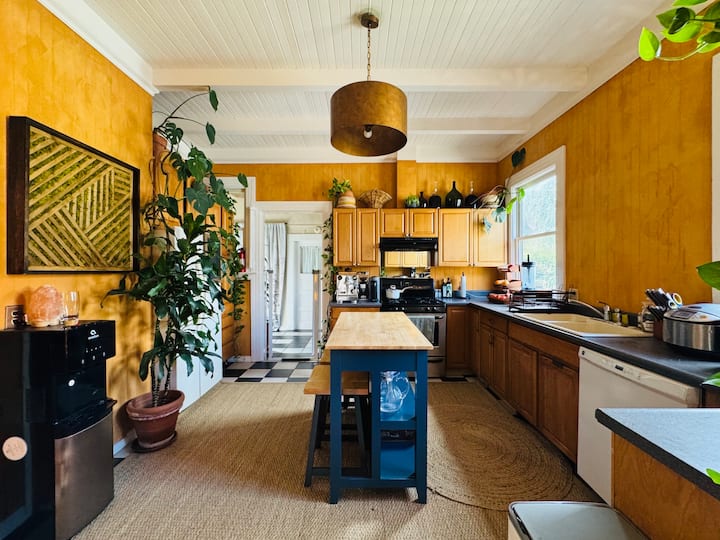 Beautiful Craftsman With Big Backyard - San Rafael, CA