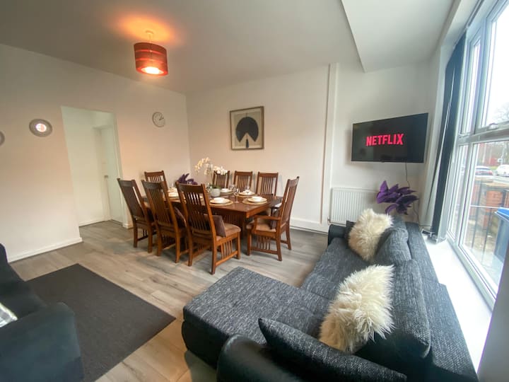 Luxury 5 Bedrooms Townhouse Near City Centre - Manchester