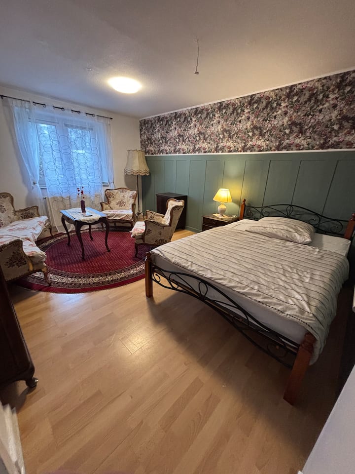 Frisch Renovierte Kleine Wohnung In Citynähe (3km) - Essen main station