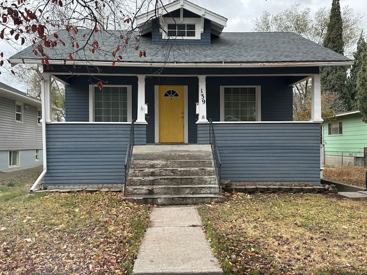 Nan’s Bengal Cottage - Pocatello, ID