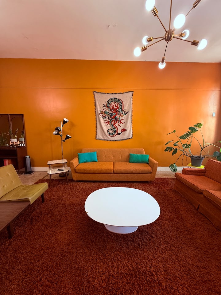 The Mod Spot On Main • Vintage Style + Walkable! - Evansville, IN