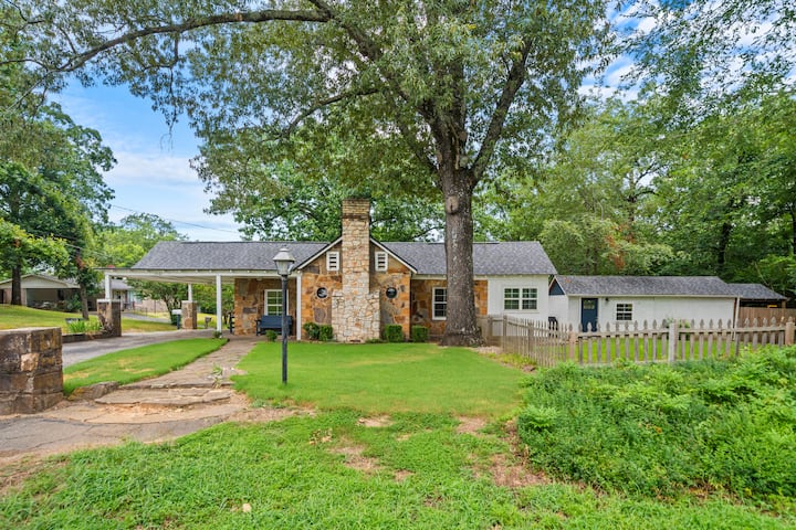 Amazing Cottage Cutest Around - Hot Springs, AR