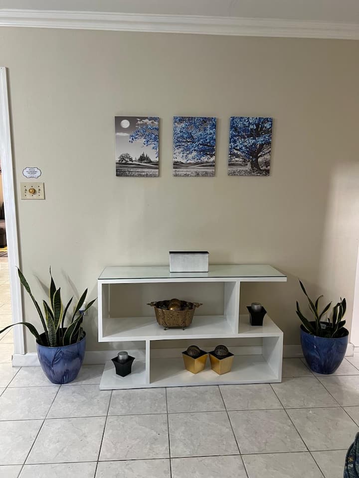 The Blue Pearl - Kingston