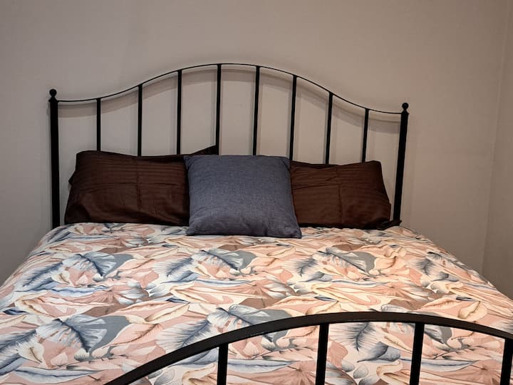 Cosy And Spacious Room In Home - Nottingham