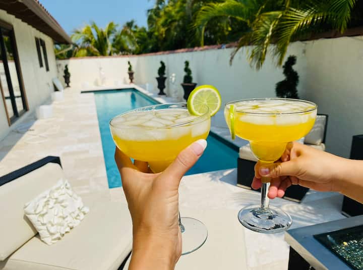 Marco Pool Home Close To The Beach, Restaurants - Marco Island, FL