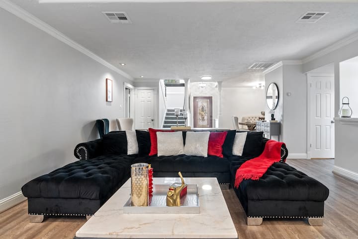 Spacious Katy Home With Huge Fenced Yard -Near I10 - Palinuro