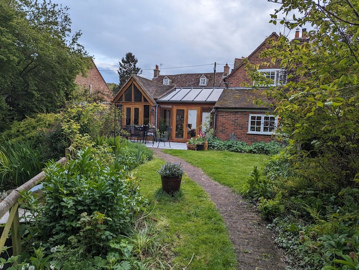 South Oxfordshire Country Cottage, Sleeps 3. - Wallingford
