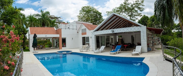 Hermosa Casa Campestre Villa Valeria - Restrepo - Restrepo