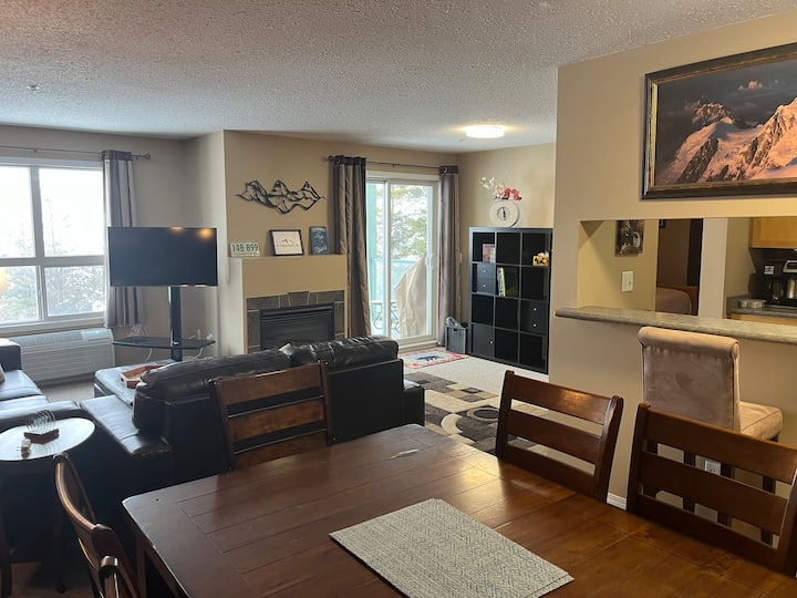 Corner Condo : Stunning View - Radium Hot Springs
