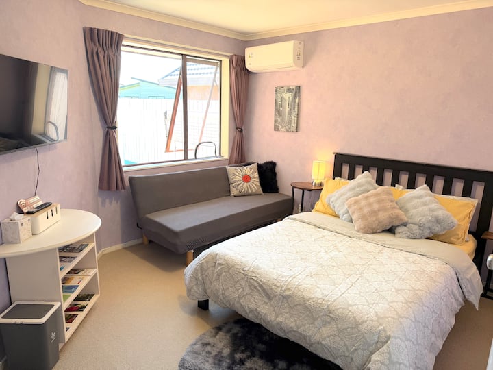 Cozy Private Small House - Palmerston North