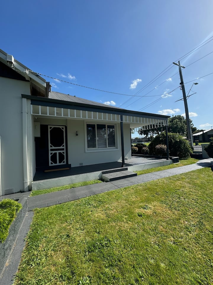 Home In Traralgon - Traralgon