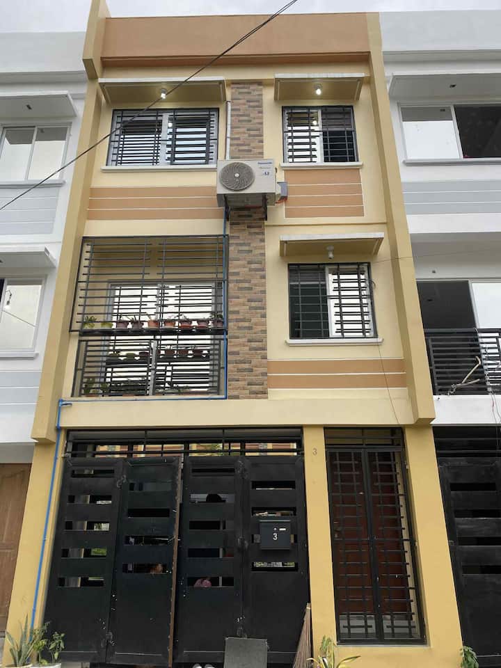 Lei’s Townhouse - Lucena