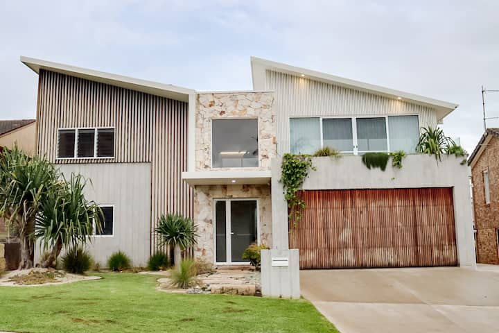 Luxury Home At Lighthouse Beach - Port Macquarie