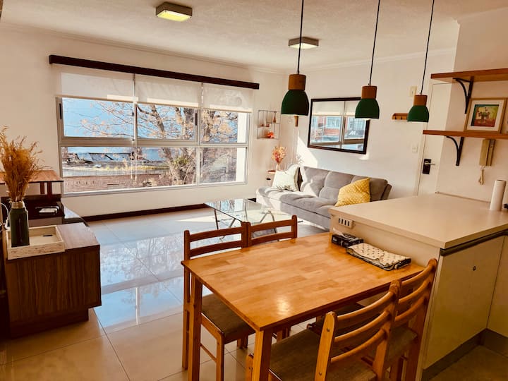 Apto Luminoso Con 1 Dormitorio. - Montevideo