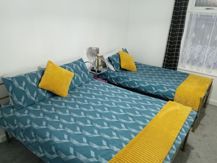 Private Room In Central Location Free Parking 2 - Plymouth