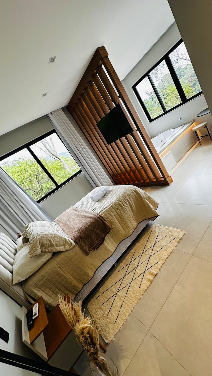 Loft Com Vista Para As Montanhas Em Petrópolis/rj - Petrópolis