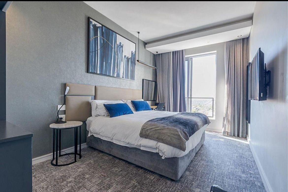 Luxury Hotel Room in Sandton (private unit) - Hotels for Rent in ...