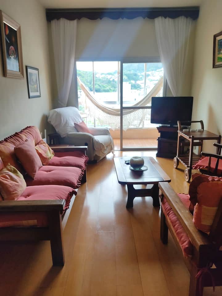 Apê No Alto Próximo Da Feirinha. 2quartos,com Vaga - Teresópolis