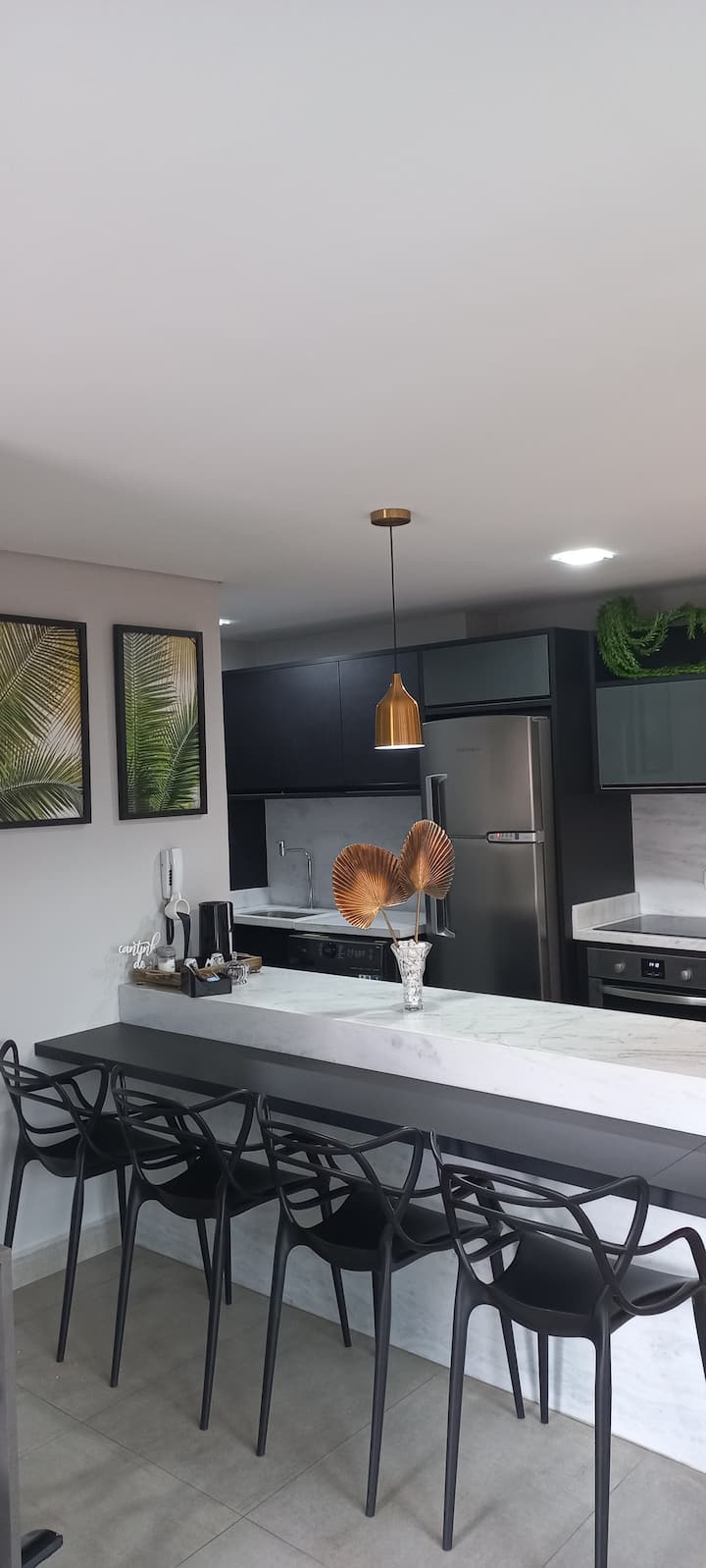 Apto Luar, 1 Quarto+ Sacada E Vaga Gratis - Ed.7th - Curitiba