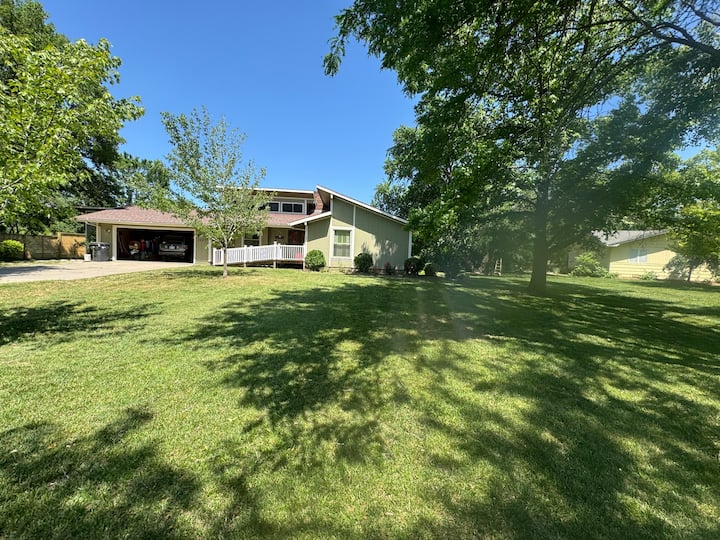Grandpa’s Cozy Cabin On The Creek - Kansas (State)