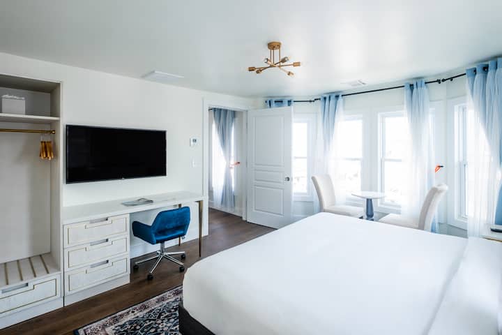 Sun King Suite | Historic Scarborough Inn - Sea Isle City, NJ