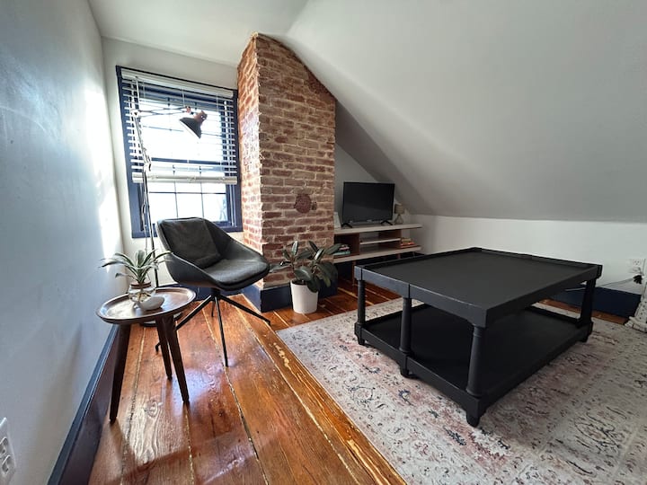 Apartment In Historic District - Providence, RI