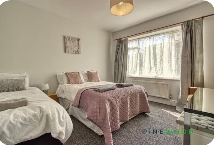 Charress House, 6 Beds, 3 Recep, 3 Bath, Sleeps 15 - Sherwood Forest