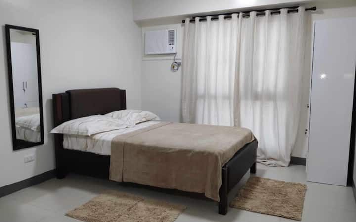 Studio 7's Room Along Edsa - Quezon City