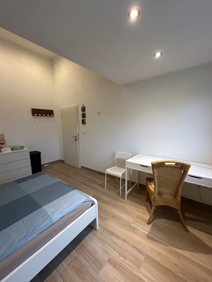 Bright Room In Gasperich - Luxembourg